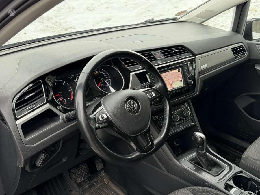 Pelēks Volkswagen Touran 2016 Utena, ar dzinēja tilpumu 1.97 L un nobraukumu 226 tūkst. km par 9650 €, foto 11 vietnē AUTOMOTO.COM.LV