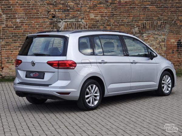 Grey Volkswagen Touran 2016 in Vilnius, with an engine capacity of 2.00 L and mileage of 249 thousand km for 9150 €, photo 8 on AUTOMOTO.COM.LV