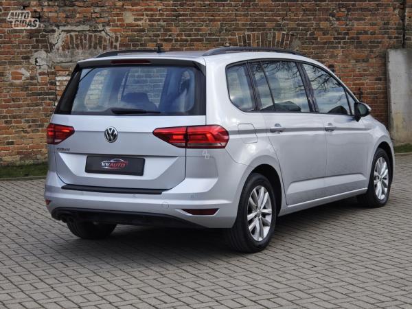 Grey Volkswagen Touran 2016 in Vilnius, with an engine capacity of 2.00 L and mileage of 249 thousand km for 9150 €, photo 9 on AUTOMOTO.COM.LV