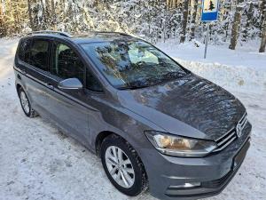Grey Volkswagen Touran 2016 in Vilnius, with an engine capacity of 1.97 L and mileage of 319 thousand km for 7850 €, photo  on AUTOMOTO.COM.LV