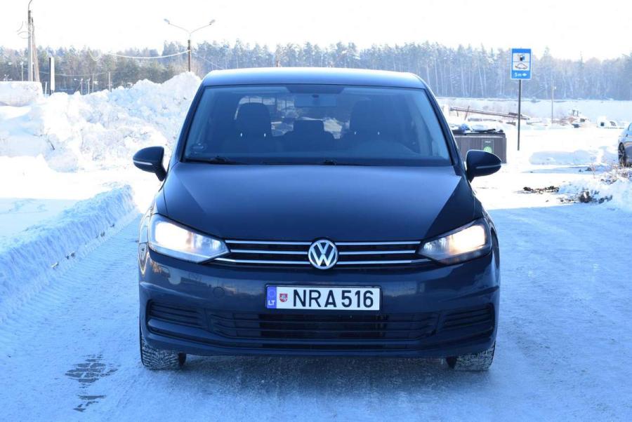 Pelēks Volkswagen Touran 2016 Viļņa, ar dzinēja tilpumu 1.60 L un nobraukumu 319 tūkst. km par 8450 €, foto 2 vietnē AUTOMOTO.COM.LV