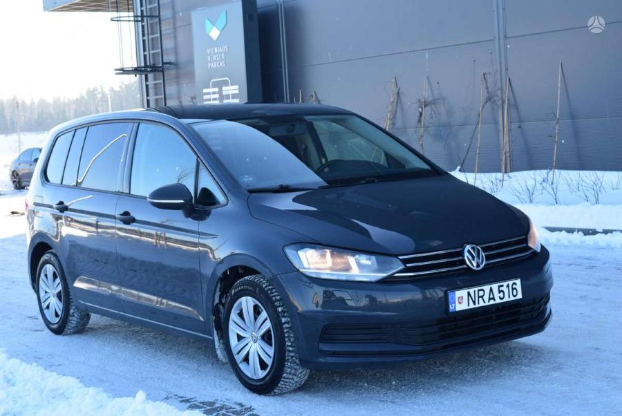 Pelēks Volkswagen Touran 2016 Viļņa, ar dzinēja tilpumu 1.60 L un nobraukumu 319 tūkst. km par 8450 €, foto 3 vietnē AUTOMOTO.COM.LV