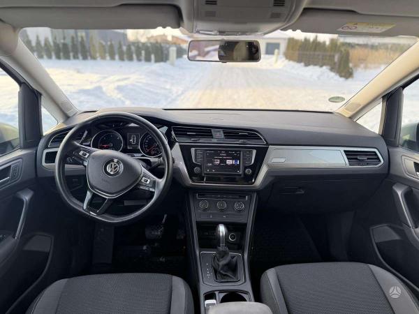 Grey Volkswagen Touran 2016 in Kaunas, with an engine capacity of 1.60 L and mileage of 205 thousand km for 8250 €, photo 11 on AUTOMOTO.COM.LV