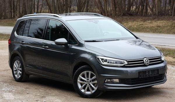 Pelēks Volkswagen Touran 2016 Petrikaičiai, ar dzinēja tilpumu 2.00 L un nobraukumu 261 tūkst. km par 11999 €, foto 2 vietnē AUTOMOTO.COM.LV