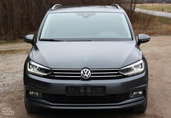 Pelēks Volkswagen Touran 2016 Petrikaičiai, ar dzinēja tilpumu 2.00 L un nobraukumu 261 tūkst. km par 11999 €, foto 4 vietnē AUTOMOTO.COM.LV