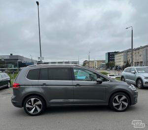 Pelēks Volkswagen Touran 2016 Viļņa, ar dzinēja tilpumu 1.60 L un nobraukumu 208 tūkst. km par 12900 €, foto 6 vietnē AUTOMOTO.COM.LV