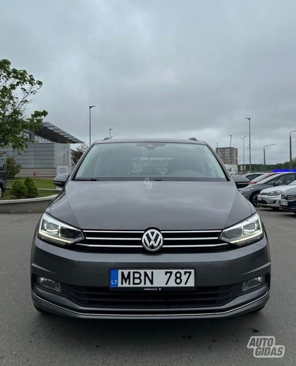 Pelēks Volkswagen Touran 2016 Viļņa, ar dzinēja tilpumu 1.60 L un nobraukumu 208 tūkst. km par 12900 €, foto 6 vietnē AUTOMOTO.COM.LV