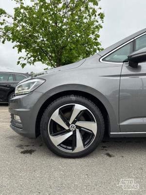 Pelēks Volkswagen Touran 2016 Viļņa, ar dzinēja tilpumu 1.60 L un nobraukumu 208 tūkst. km par 12900 €, foto 8 vietnē AUTOMOTO.COM.LV
