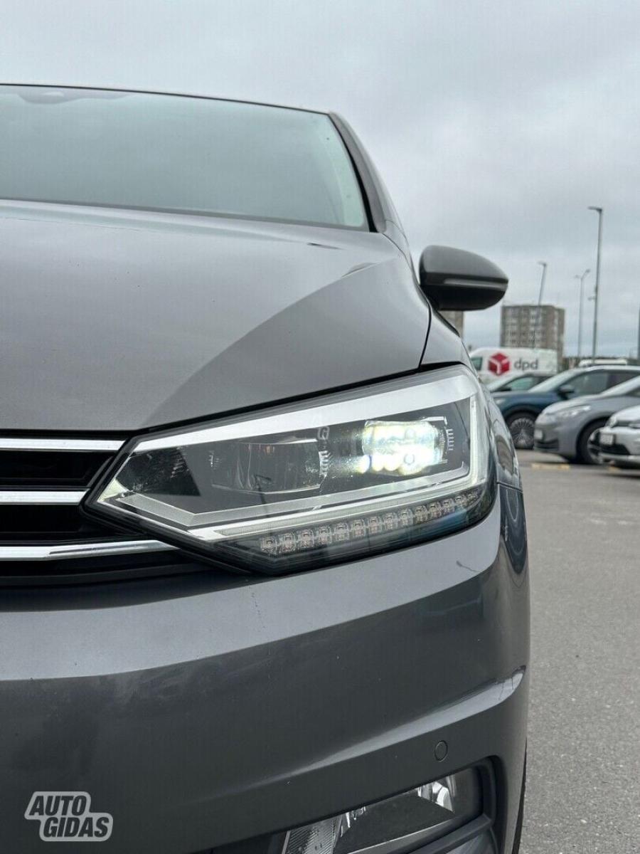 Pelēks Volkswagen Touran 2016 Viļņa, ar dzinēja tilpumu 1.60 L un nobraukumu 208 tūkst. km par 12900 €, foto 22 vietnē AUTOMOTO.COM.LV