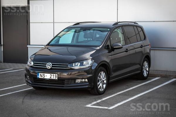 Pelēks Volkswagen Touran 2016 Rīga, ar dzinēja tilpumu 1.60 L un nobraukumu 0 tūkst. km par 8990 €, foto 1 vietnē AUTOMOTO.COM.LV