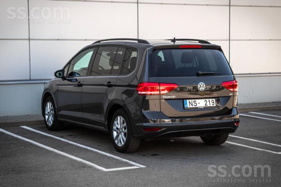Pelēks Volkswagen Touran 2016 Rīga, ar dzinēja tilpumu 1.60 L un nobraukumu 0 tūkst. km par 8990 €, foto 7 vietnē AUTOMOTO.COM.LV