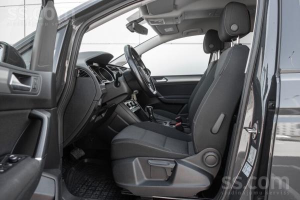Pelēks Volkswagen Touran 2016 Rīga, ar dzinēja tilpumu 1.60 L un nobraukumu 0 tūkst. km par 8990 €, foto 9 vietnē AUTOMOTO.COM.LV