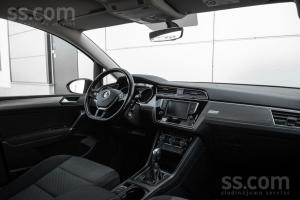 Pelēks Volkswagen Touran 2016 Rīga, ar dzinēja tilpumu 1.60 L un nobraukumu 0 tūkst. km par 8990 €, foto 16 vietnē AUTOMOTO.COM.LV