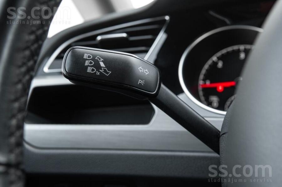 Pelēks Volkswagen Touran 2016 Rīga, ar dzinēja tilpumu 1.60 L un nobraukumu 0 tūkst. km par 8990 €, foto 17 vietnē AUTOMOTO.COM.LV