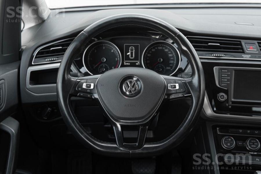 Pelēks Volkswagen Touran 2016 Rīga, ar dzinēja tilpumu 1.60 L un nobraukumu 0 tūkst. km par 8990 €, foto 19 vietnē AUTOMOTO.COM.LV
