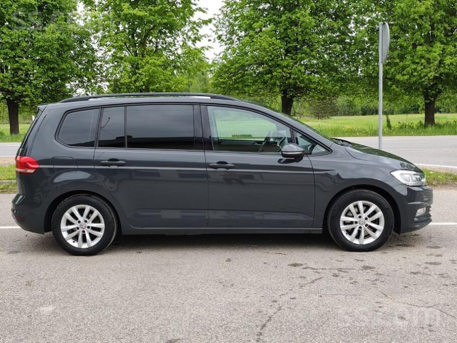 Pelēks Volkswagen Touran 2016 Ogre, ar dzinēja tilpumu 2.00 L un nobraukumu 328 tūkst. km par 9770 €, foto 5 vietnē AUTOMOTO.COM.LV