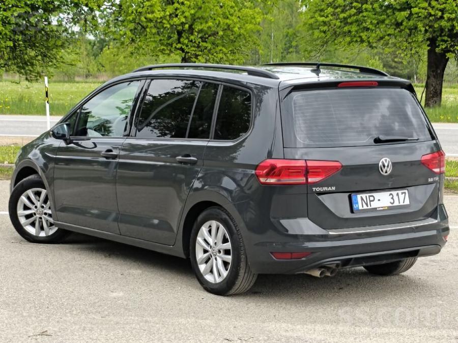 Pelēks Volkswagen Touran 2016 Ogre, ar dzinēja tilpumu 2.00 L un nobraukumu 328 tūkst. km par 9770 €, foto 7 vietnē AUTOMOTO.COM.LV