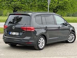 Pelēks Volkswagen Touran 2016 Ogre, ar dzinēja tilpumu 2.00 L un nobraukumu 328 tūkst. km par 9770 €, foto 9 vietnē AUTOMOTO.COM.LV