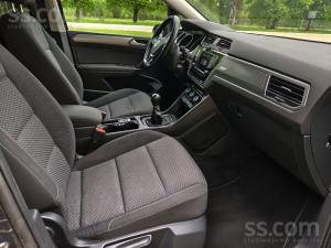 Pelēks Volkswagen Touran 2016 Ogre, ar dzinēja tilpumu 2.00 L un nobraukumu 328 tūkst. km par 9770 €, foto 11 vietnē AUTOMOTO.COM.LV