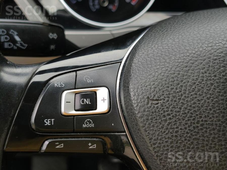 Pelēks Volkswagen Touran 2016 Ogre, ar dzinēja tilpumu 2.00 L un nobraukumu 328 tūkst. km par 9770 €, foto 16 vietnē AUTOMOTO.COM.LV