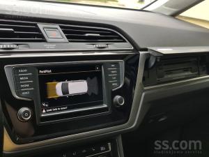 Pelēks Volkswagen Touran 2016 Ogre, ar dzinēja tilpumu 2.00 L un nobraukumu 328 tūkst. km par 9770 €, foto 19 vietnē AUTOMOTO.COM.LV