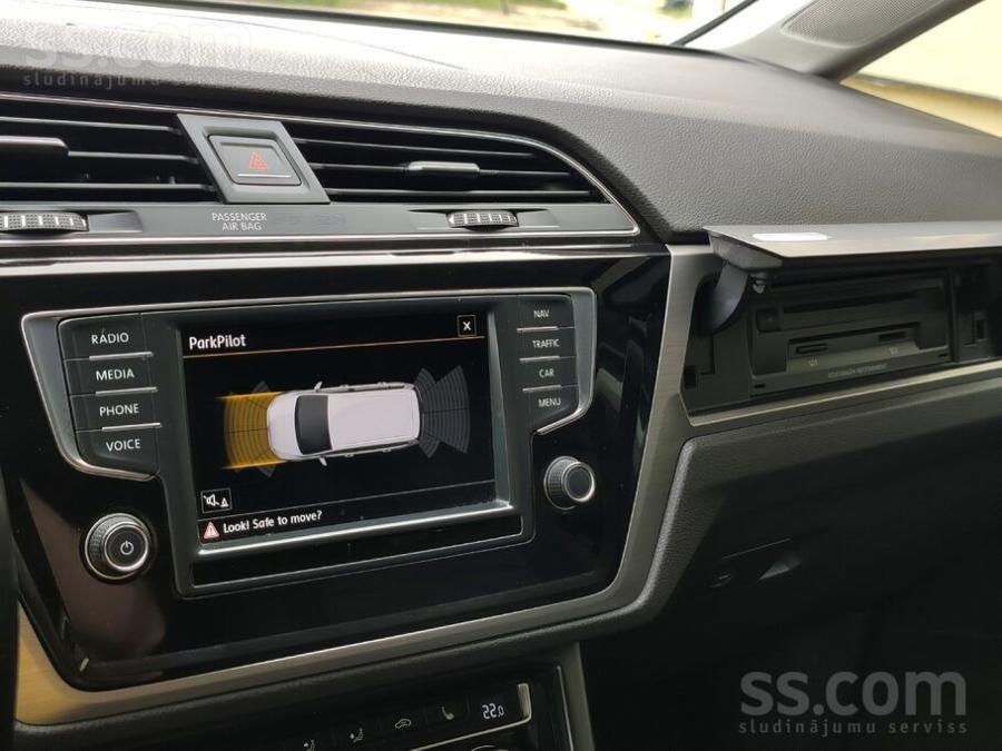 Pelēks Volkswagen Touran 2016 Ogre, ar dzinēja tilpumu 2.00 L un nobraukumu 328 tūkst. km par 9770 €, foto 19 vietnē AUTOMOTO.COM.LV