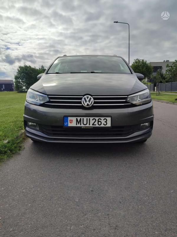 Pelēks Volkswagen Touran 2016 Viļņa, ar dzinēja tilpumu 1.97 L un nobraukumu 200 tūkst. km par 10800 €, foto 2 vietnē AUTOMOTO.COM.LV
