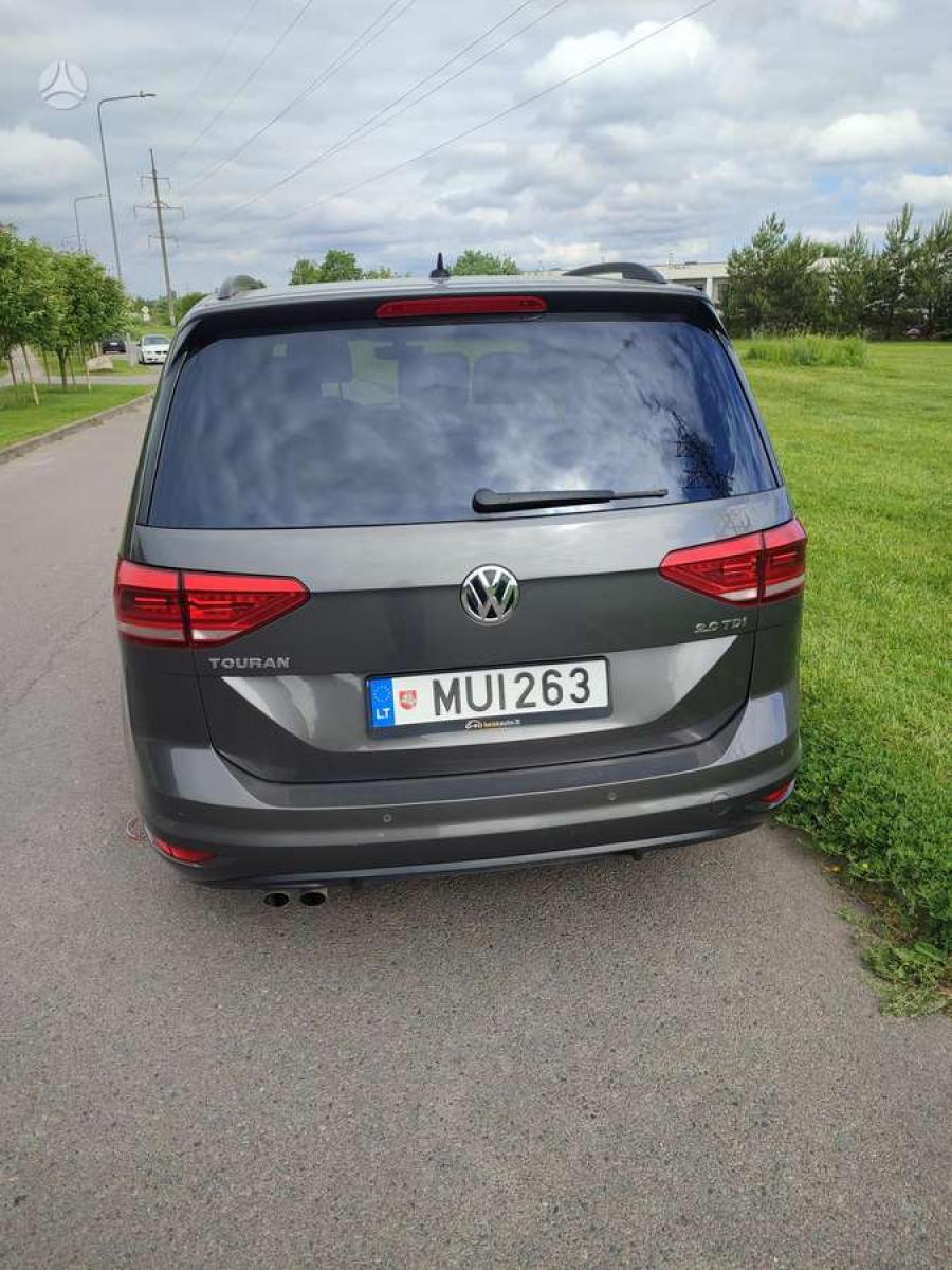 Grey Volkswagen Touran 2016 in Vilnius, with an engine capacity of 1.97 L and mileage of 200 thousand km for 10800 €, photo 5 on AUTOMOTO.COM.LV