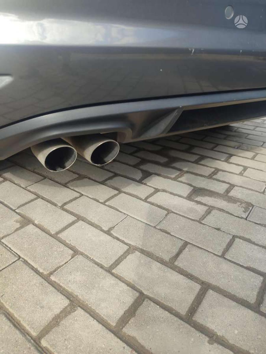 Grey Volkswagen Touran 2016 in Vilnius, with an engine capacity of 1.97 L and mileage of 200 thousand km for 10800 €, photo 10 on AUTOMOTO.COM.LV