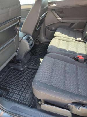 Grey Volkswagen Touran 2016 in Vilnius, with an engine capacity of 1.97 L and mileage of 200 thousand km for 10800 €, photo 17 on AUTOMOTO.COM.LV