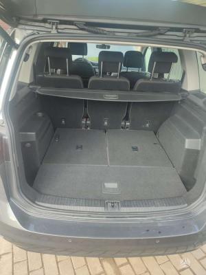 Grey Volkswagen Touran 2016 in Vilnius, with an engine capacity of 1.97 L and mileage of 200 thousand km for 10800 €, photo 19 on AUTOMOTO.COM.LV