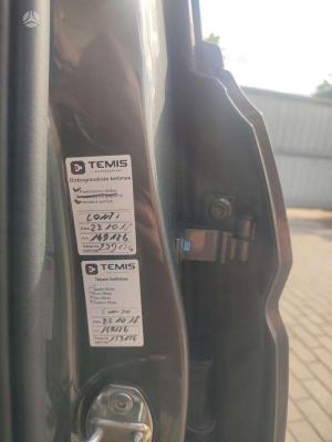 Grey Volkswagen Touran 2016 in Vilnius, with an engine capacity of 1.97 L and mileage of 200 thousand km for 10800 €, photo 21 on AUTOMOTO.COM.LV