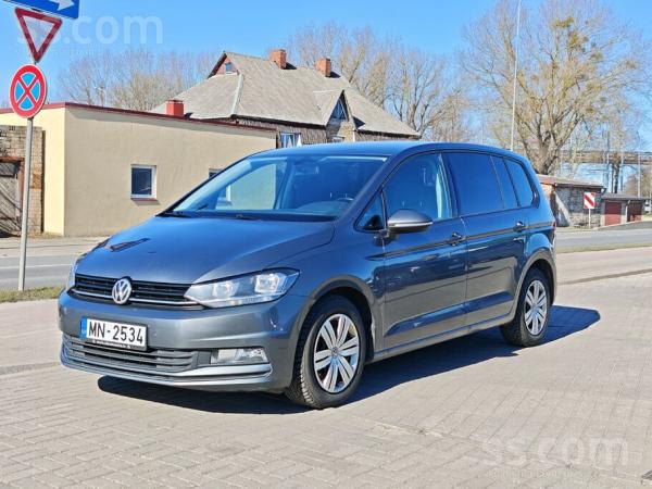 Grey Volkswagen Touran 2016 in Liepaja, with an engine capacity of 1.60 L and mileage of 334 thousand km for 5400 €, photo 1 on AUTOMOTO.COM.LV
