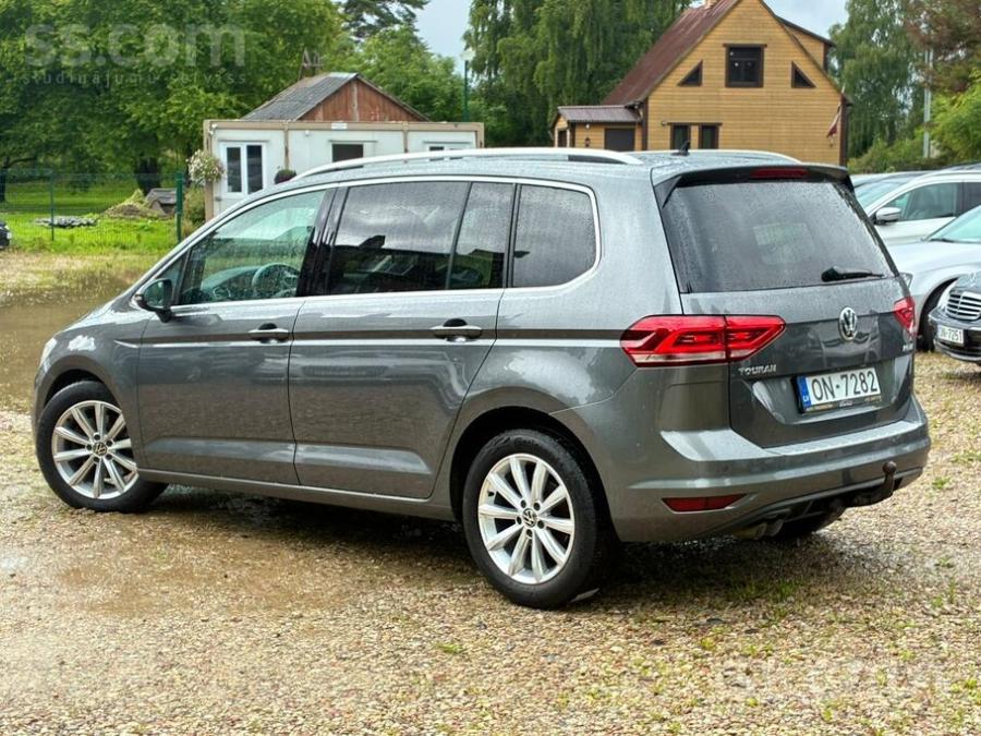 Pelēks Volkswagen Touran 2016 Kuldīga, ar dzinēja tilpumu 2.00 L un nobraukumu 291 tūkst. km par 11990 €, foto 5 vietnē AUTOMOTO.COM.LV
