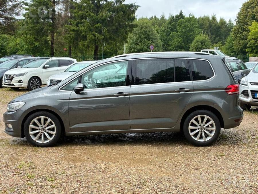 Pelēks Volkswagen Touran 2016 Kuldīga, ar dzinēja tilpumu 2.00 L un nobraukumu 291 tūkst. km par 11990 €, foto 6 vietnē AUTOMOTO.COM.LV