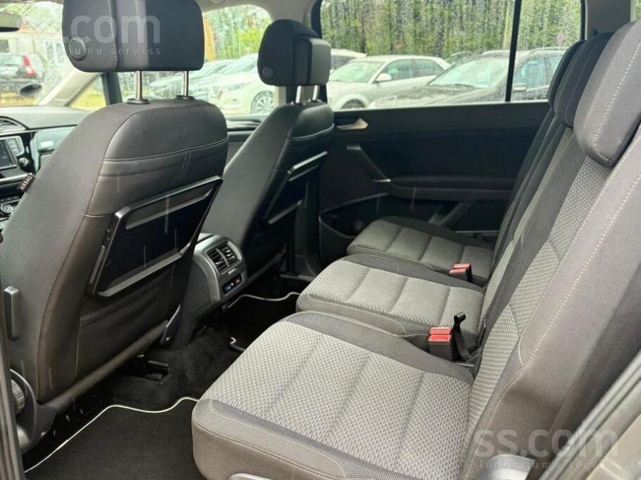 Pelēks Volkswagen Touran 2016 Kuldīga, ar dzinēja tilpumu 2.00 L un nobraukumu 291 tūkst. km par 11990 €, foto 11 vietnē AUTOMOTO.COM.LV