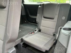 Pelēks Volkswagen Touran 2016 Kuldīga, ar dzinēja tilpumu 2.00 L un nobraukumu 291 tūkst. km par 11990 €, foto 12 vietnē AUTOMOTO.COM.LV