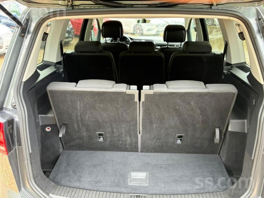 Pelēks Volkswagen Touran 2016 Kuldīga, ar dzinēja tilpumu 2.00 L un nobraukumu 291 tūkst. km par 11990 €, foto 13 vietnē AUTOMOTO.COM.LV