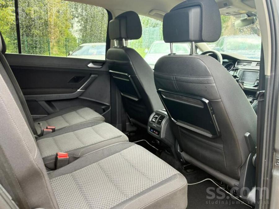 Pelēks Volkswagen Touran 2016 Kuldīga, ar dzinēja tilpumu 2.00 L un nobraukumu 291 tūkst. km par 11990 €, foto 16 vietnē AUTOMOTO.COM.LV