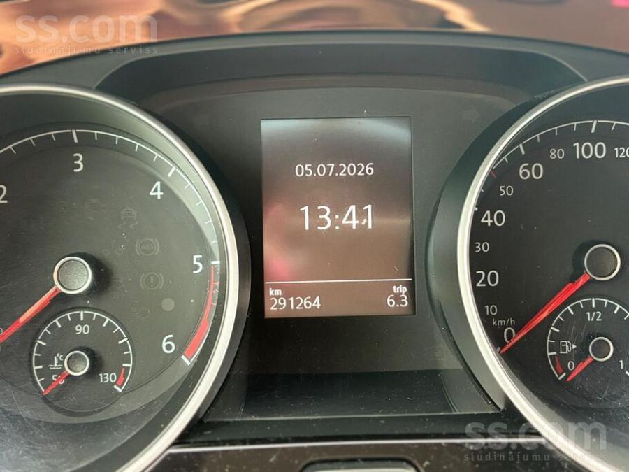 Pelēks Volkswagen Touran 2016 Kuldīga, ar dzinēja tilpumu 2.00 L un nobraukumu 291 tūkst. km par 11990 €, foto 21 vietnē AUTOMOTO.COM.LV