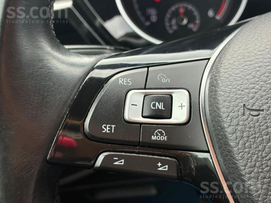 Pelēks Volkswagen Touran 2016 Kuldīga, ar dzinēja tilpumu 2.00 L un nobraukumu 291 tūkst. km par 11990 €, foto 22 vietnē AUTOMOTO.COM.LV