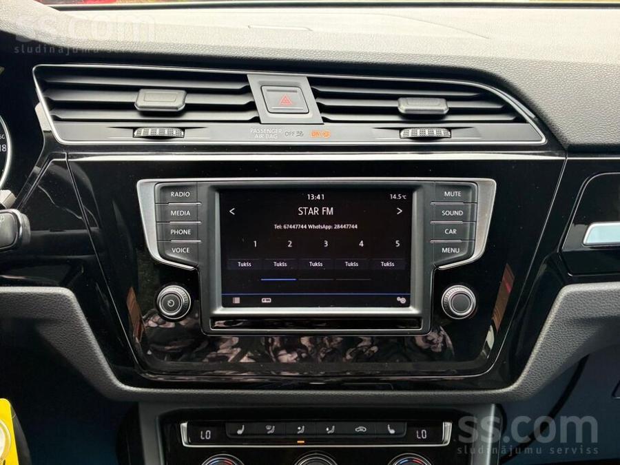 Pelēks Volkswagen Touran 2016 Kuldīga, ar dzinēja tilpumu 2.00 L un nobraukumu 291 tūkst. km par 11990 €, foto 23 vietnē AUTOMOTO.COM.LV