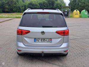 Grey Volkswagen Touran 2016 in Taurage, with an engine capacity of 1.97 L and mileage of 274 thousand km for 9400 €, photo 7 on AUTOMOTO.COM.LV
