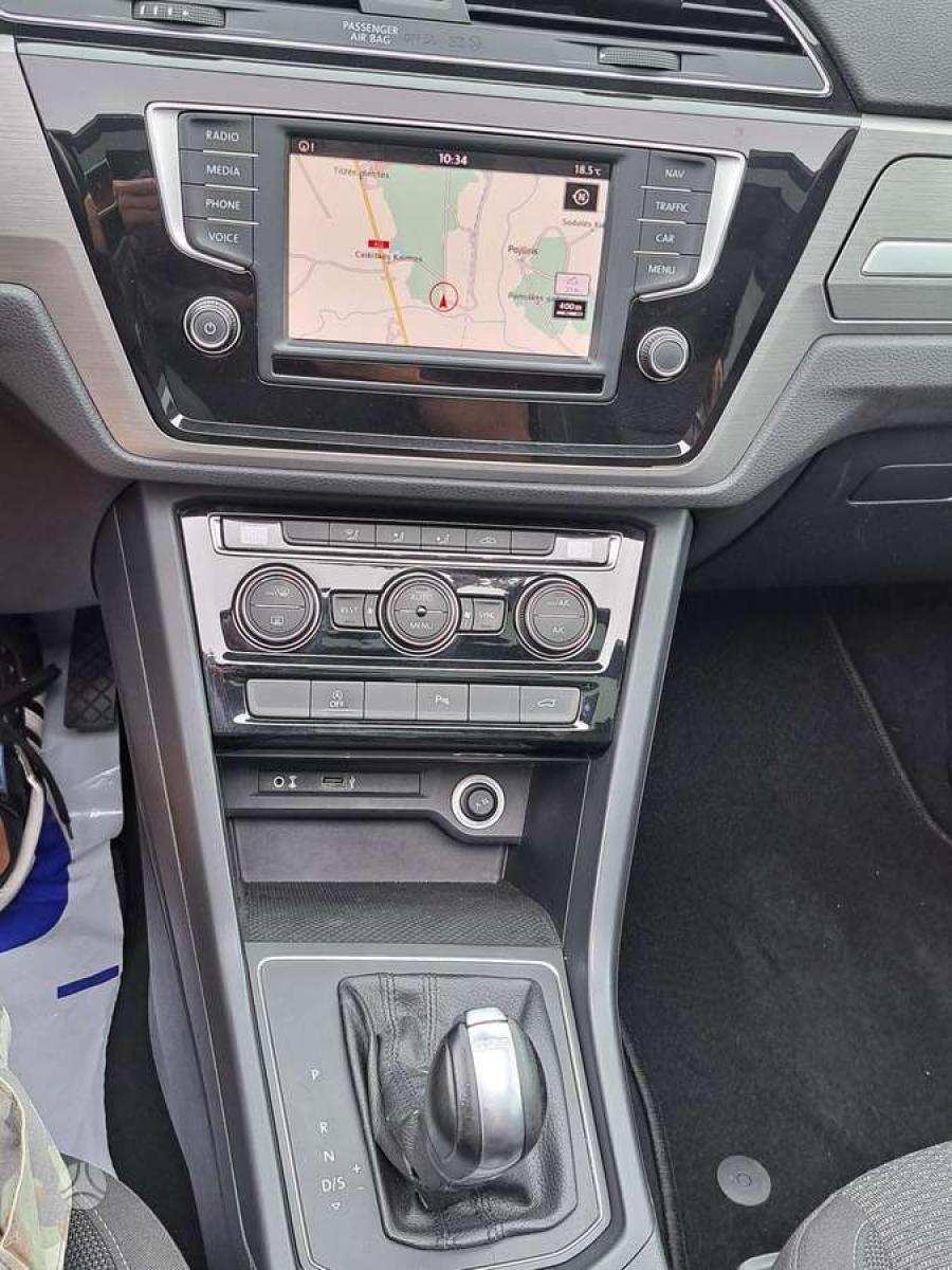 Grey Volkswagen Touran 2016 in Taurage, with an engine capacity of 1.97 L and mileage of 274 thousand km for 9400 €, photo 13 on AUTOMOTO.COM.LV