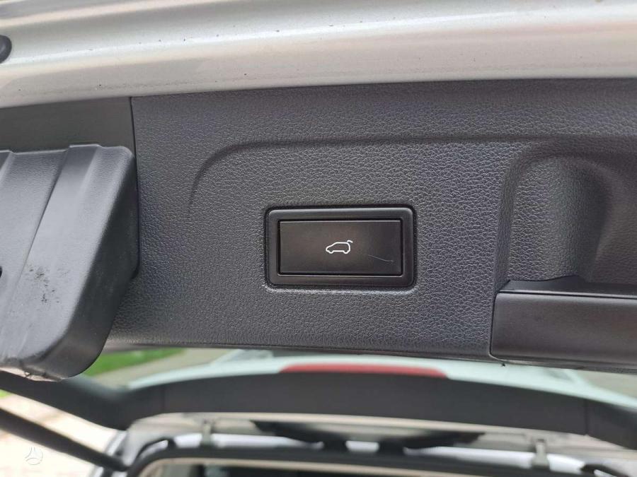 Grey Volkswagen Touran 2016 in Taurage, with an engine capacity of 1.97 L and mileage of 274 thousand km for 9400 €, photo 14 on AUTOMOTO.COM.LV
