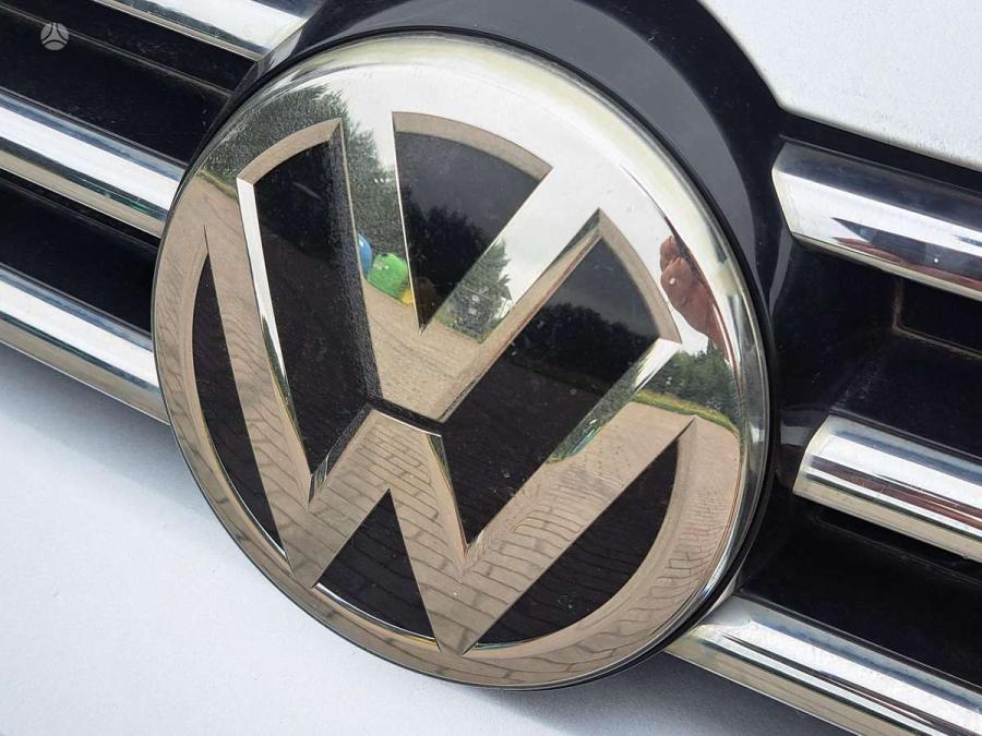 Grey Volkswagen Touran 2016 in Taurage, with an engine capacity of 1.97 L and mileage of 274 thousand km for 9400 €, photo 17 on AUTOMOTO.COM.LV