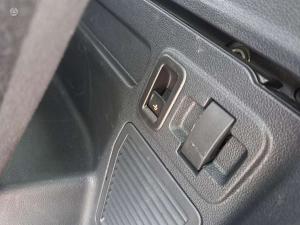 Grey Volkswagen Touran 2016 in Taurage, with an engine capacity of 1.97 L and mileage of 274 thousand km for 9400 €, photo 18 on AUTOMOTO.COM.LV