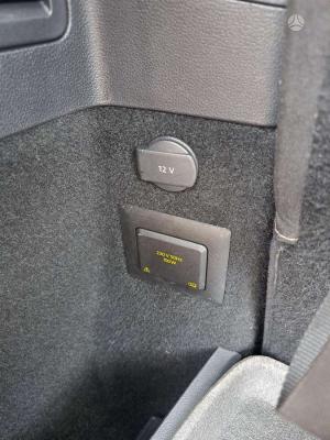 Grey Volkswagen Touran 2016 in Taurage, with an engine capacity of 1.97 L and mileage of 274 thousand km for 9400 €, photo 20 on AUTOMOTO.COM.LV