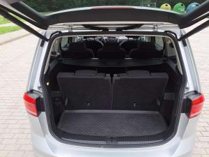Grey Volkswagen Touran 2016 in Taurage, with an engine capacity of 1.97 L and mileage of 274 thousand km for 9400 €, photo 21 on AUTOMOTO.COM.LV