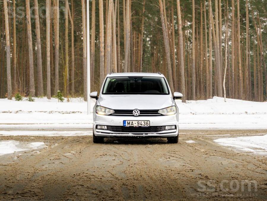 Pelēks Volkswagen Touran 2016 Rīga, ar dzinēja tilpumu 1.60 L un nobraukumu 239 tūkst. km par 6590 €, foto 4 vietnē AUTOMOTO.COM.LV